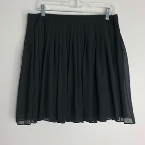 LOFT | Skirts | Loft Petites Black Pleated Fully Lined Mini Skirt ...